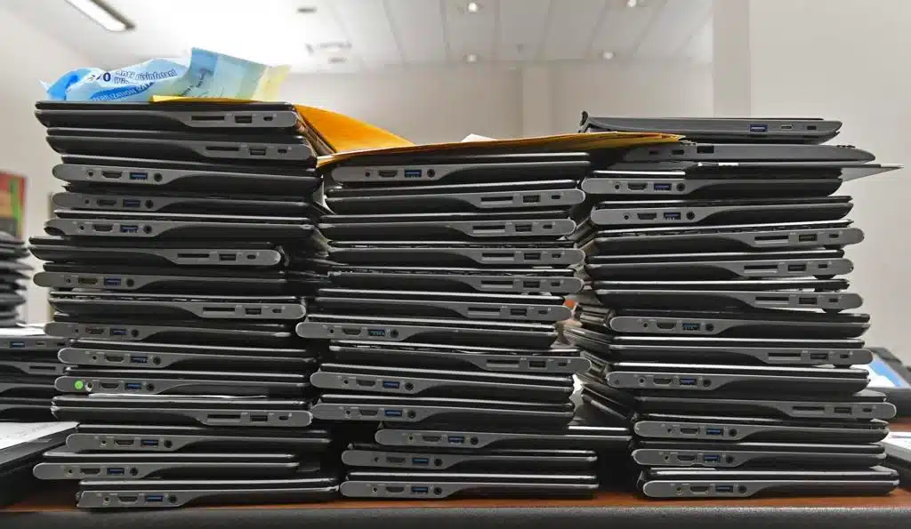 How to Choose the Right Laptop Screen Size: 13” vs. 15” vs. 17” - HGC ...